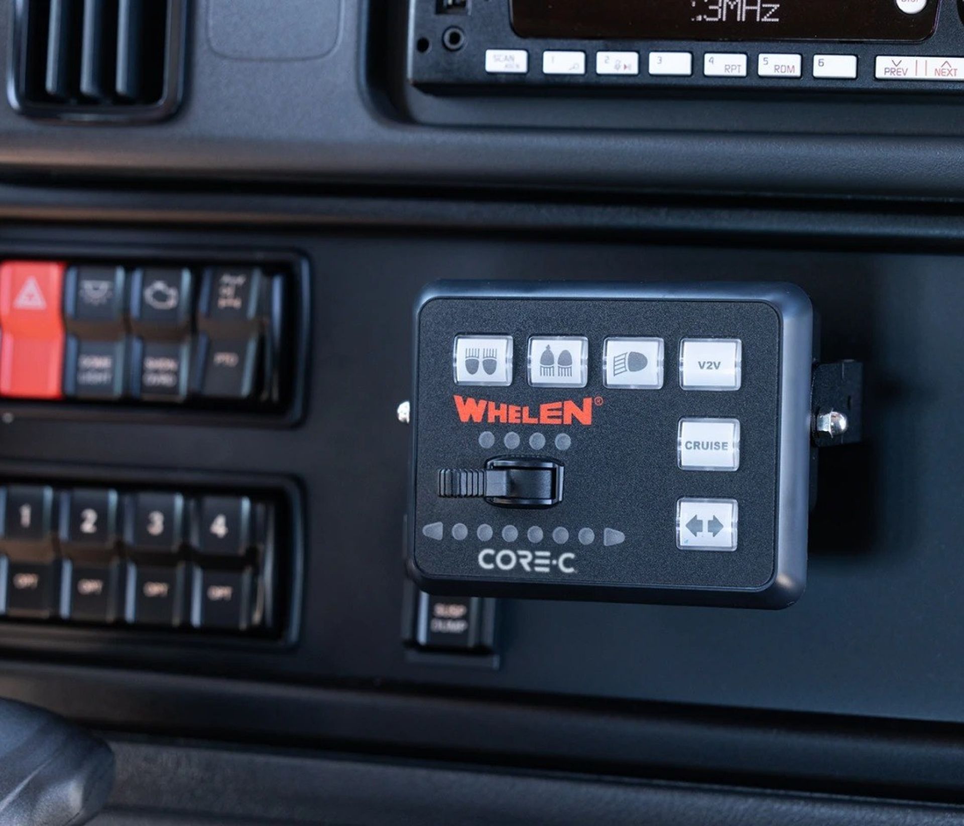 Whelen CenCom Core-C, kontrollpanel, sort | Ferno Norden